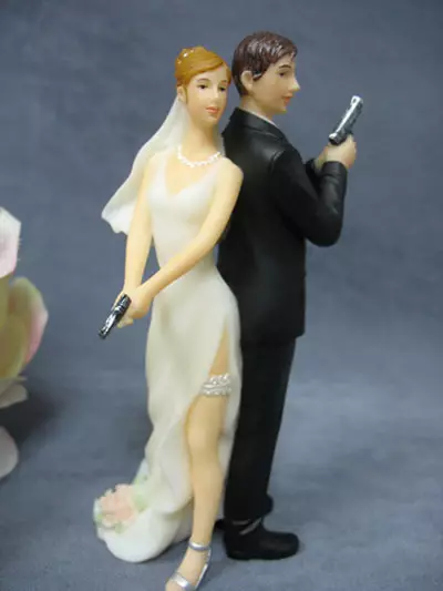 Vidám menyasszony és vőlegény figurák az esküvői tortához 52831_1