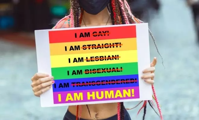 Mo ki kache yon mesaj rayisman oswa rejè anvè kominote LGBT+ la