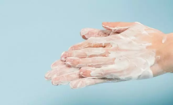 So kümmern Sie sich um Dermatitis durch kontinuierliches Händewaschen