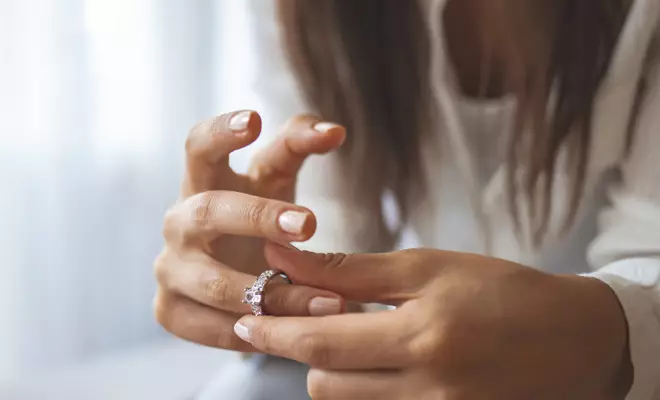 Significado de sonhar que meu ex me dá um anel de noivado