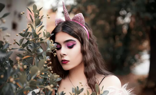 Como facer maquillaxe de unicornio en Halloween