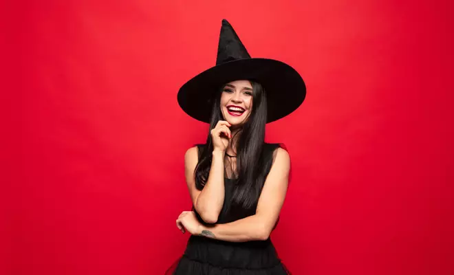 Krok za krokem udělat čarodějnice make-up na Halloween