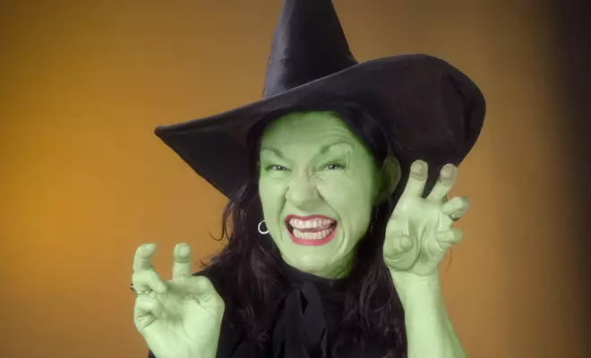 Indlela yokwenza i-green face witch makeup for Halloween