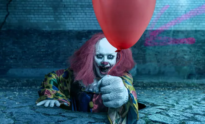 Clown from It: các bước trang điểm trong ngày Halloween