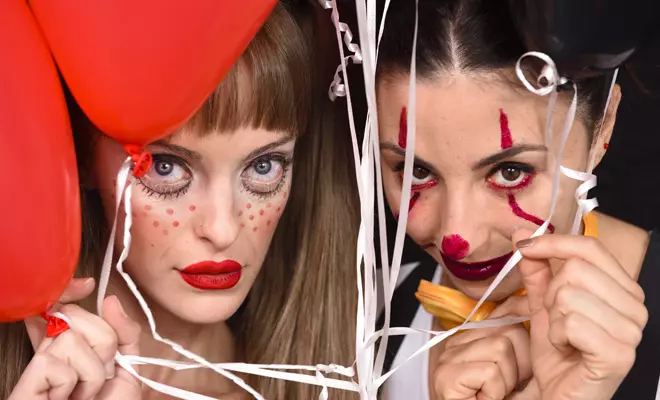 Strašidelný make-up klauna na Halloween