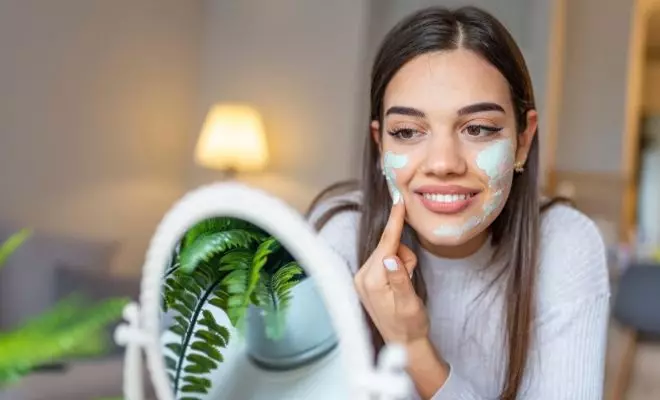 Hvilken makeup anbefales, og hvilken anbefales ikke til hud med acne