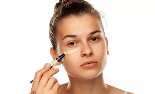 Makeup tips til at fjerne mørke rande (og vise dit look)
