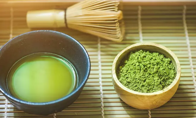 προϊόντα ομορφιάς με πράσινο τσάι