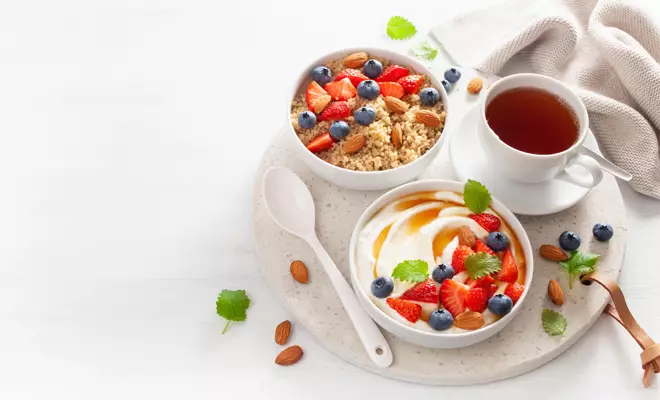 Chinsinsi: quinoa ndi yogurt ndi zipatso zofiira