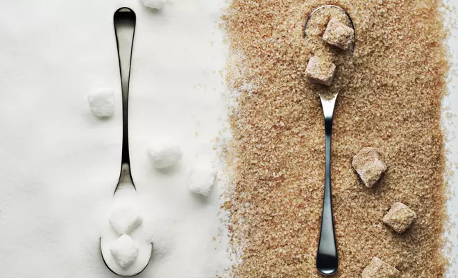 По-добра ли е кафявата или бялата захар?
