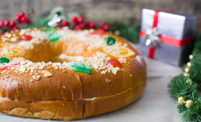 Bunús agus éabhlóid an Roscón de Reyes