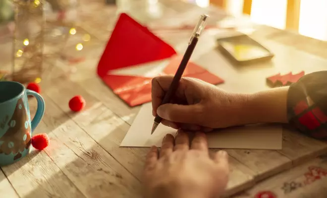اپنے خاندان کو کرسمس کا خط کیسے لکھوں؟