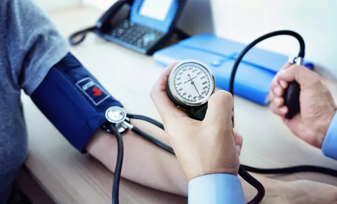 Wanneer naar de dokter gaan voor hoge bloeddruk?