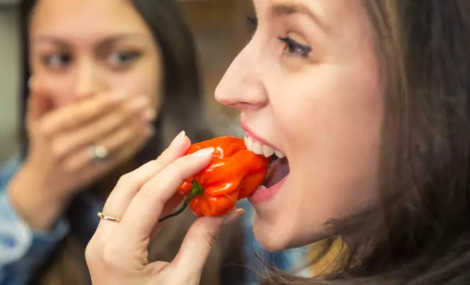Spicy iten kin feroarsaakje puistjes te ûntwikkeljen op 'e tonge