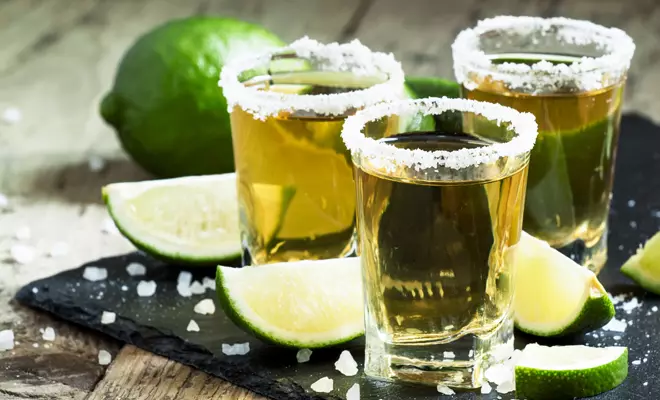 Çawa Tequila Alîkariya Bêxewî dike