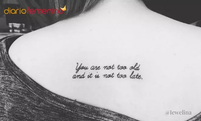 Propomos frases curtas para belas tatuagens