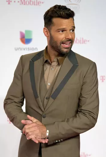 Okwu ịhụnanya 10 sitere na egwu Ricky Martin