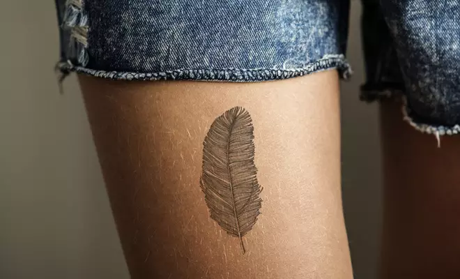 Tatuaggi che simboleggiano la libertà: le piume