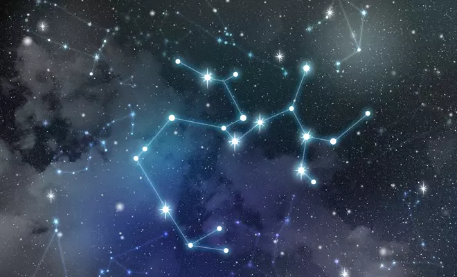 2021 ۾ Sagittarius لاءِ تفصيلي اڳڪٿيون افق جي مطابق