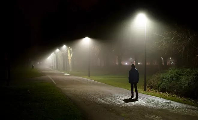 Träumen Sie davon, dass Sie eine Phobie vor der Dunkelheit haben? Das ist seine Bedeutung