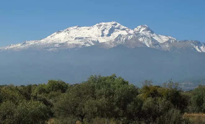 Historia dos volcáns Iztaccíhualtl e Popocatépetl: un amor lendario