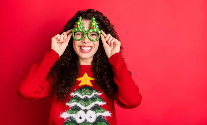 Idei de look-uri pentru a combina un pulover de Crăciun