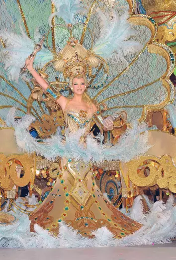 I-Tenerife: yindlela ebhiyozelwa ngayo iCanarian carnival