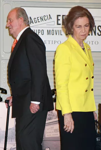 Don Juan Carlos en Doña Letizia, in een van hun officiële acts.