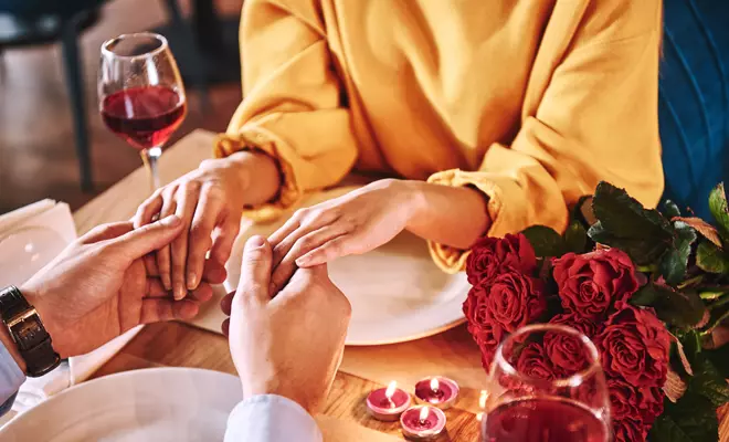 Makan malam romantis, kejutan istimewa untuk Hari Valentine
