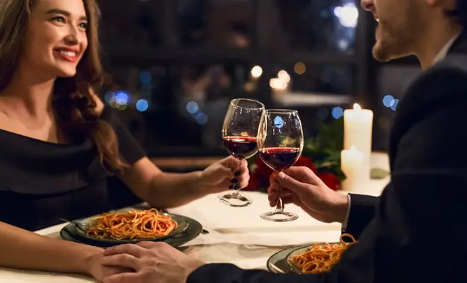 En romantisk middag er en god idé for Valentinsdagen