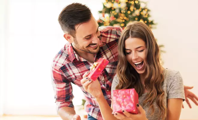 Vad ska du ge din flickvän i julklapp (om ni har varit tillsammans en kort eller längre tid)