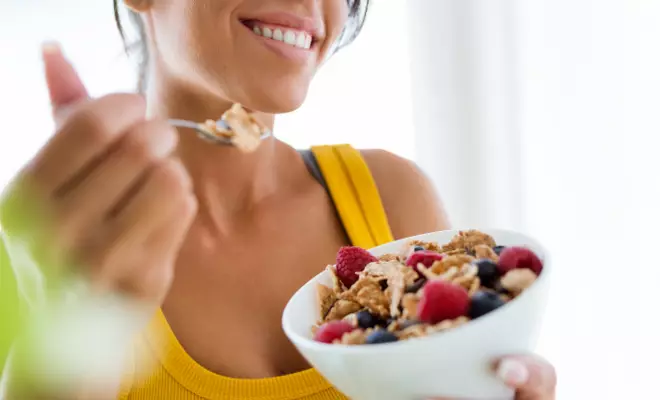 Harisa-Benedikta metode, lai palīdzētu jums uzzināt kalorijas, kas jums vajadzētu patērēt dienā