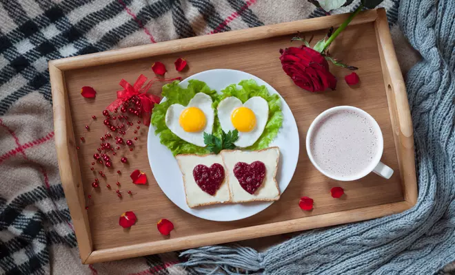Diet untuk Hari Valentine: sediakan untuk hari besar dengan sarapan pagi ini