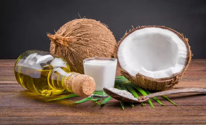 Utilizați ulei de cocos ca produs de frumusețe