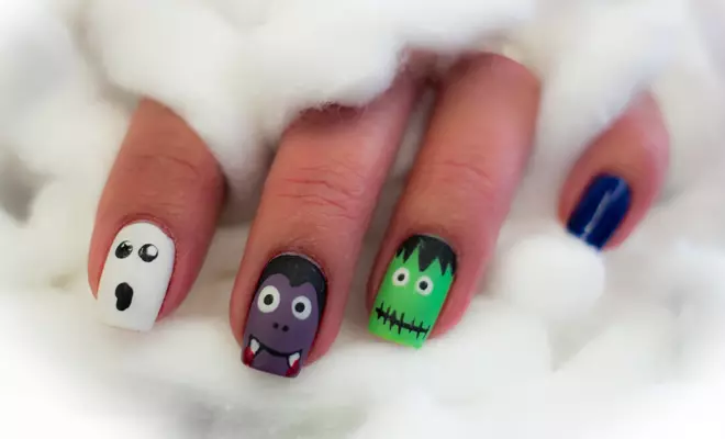 Step by step to make Dracula, mummy or skull nails on Halloween