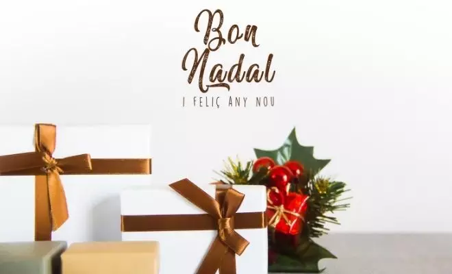 カタロニア語でのクリスマスと新年のフレーズと献辞のカード（意味あり）