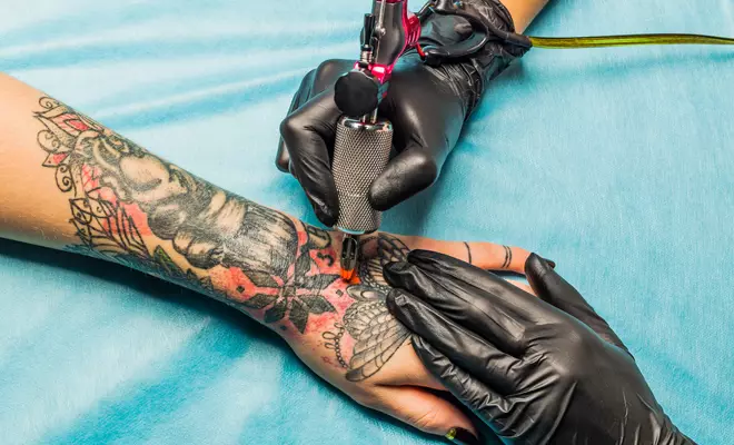 Frases ideais para facer unha bonita tatuaxe na zona da man