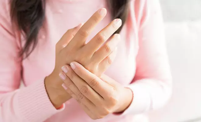 Die häufigsten Gründe, warum Ihre Hände taub werden können