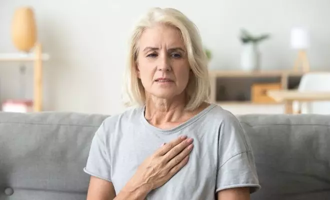 Hvordan man identificerer et kvindeligt hjerteanfald, og hvad man skal gøre for at komme ud af fare