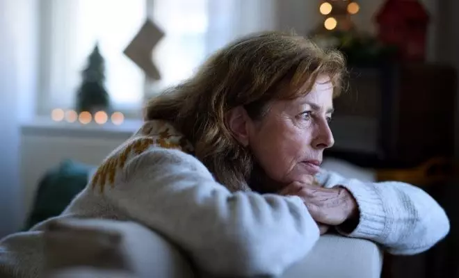Kesepian di Krismas: petua psikologi untuk menanganinya