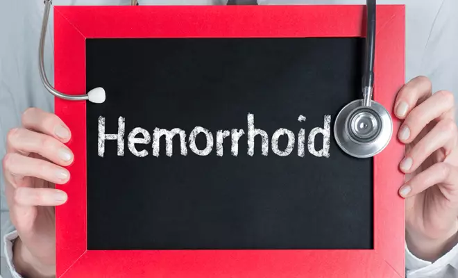 Hemoroidinizi incelemek için doktora gidin