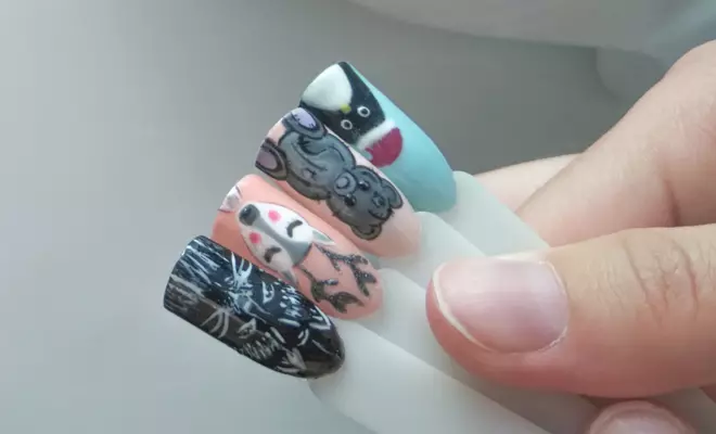 Come disegnare un pinguino sulle tue unghie corte di Natale