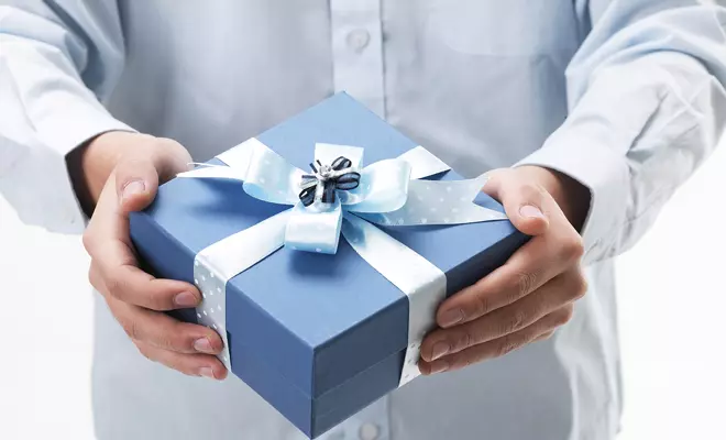 Dhuratat më të këqija për një mashkull në Krishtlindje