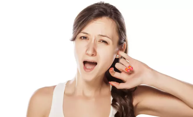 अपने कान कैसे साफ करें