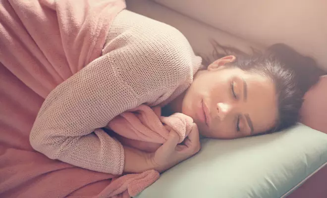 Kekejangan sebelum tidur: Mengapa ia berlaku?