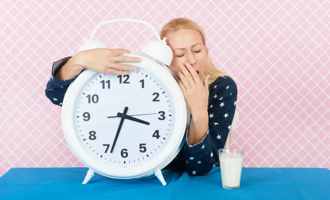 6 tipk za spopadanje s spremembo časa brez spanja