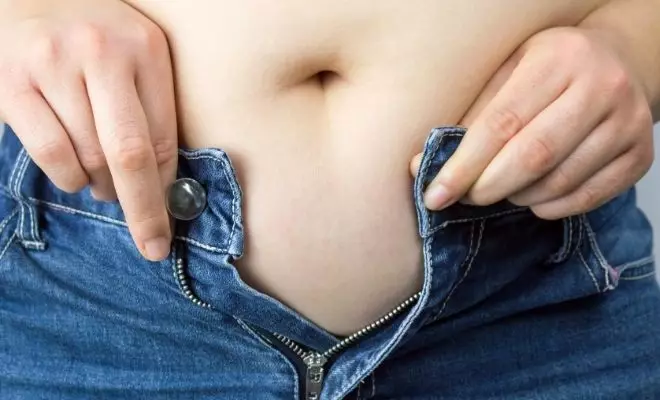 Kodėl priaugate svorio menopauzės metu: venkite baisaus svorio padidėjimo