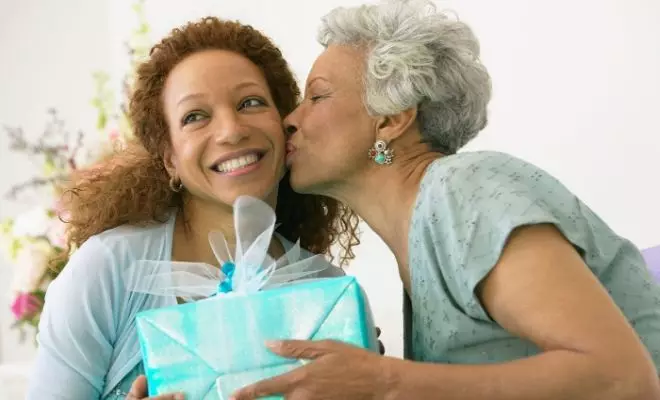Kaj lahko podariš svoji mami za rojstni dan?