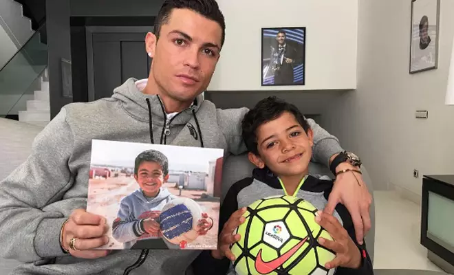Cristiano Ronaldo, un adevărat tată. de susținere