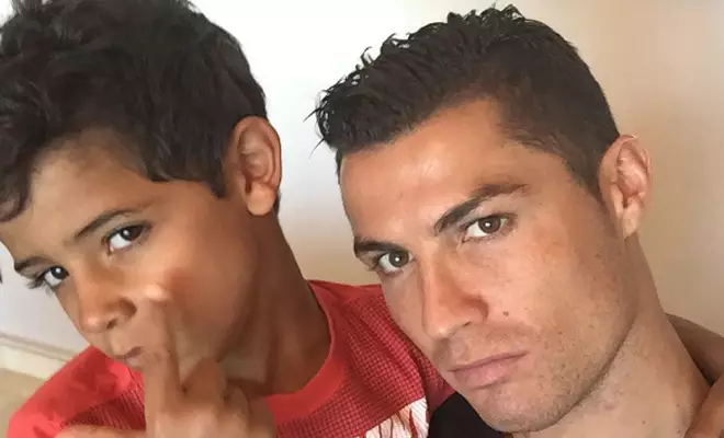 Cristiano Ronaldo, skutočný otec. pekná vojna